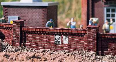 BRICK FACTORY WALLS KIT - Nicholas Smith Trains