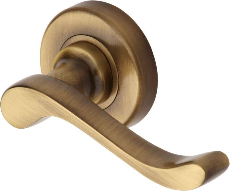 Heritage Bedford V3010 Round Rose Door Handles Antique Brass Lacquered ...