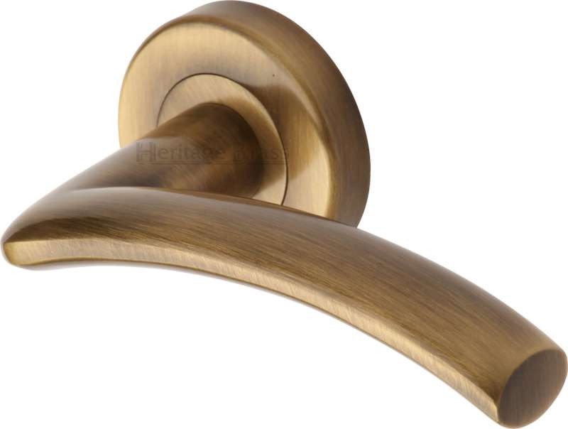 Heritage Centaur Round Rose Door Handles V3490 Antique Brass Lacq ...