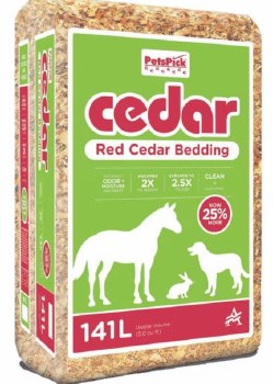 Easy Clean Cedar Bedding, 113L - Magoo's Pet Outlet