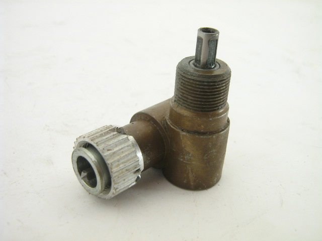 1975-76 SPEEDO 90-DEGREE ELBOW - C. OBERT & CO.