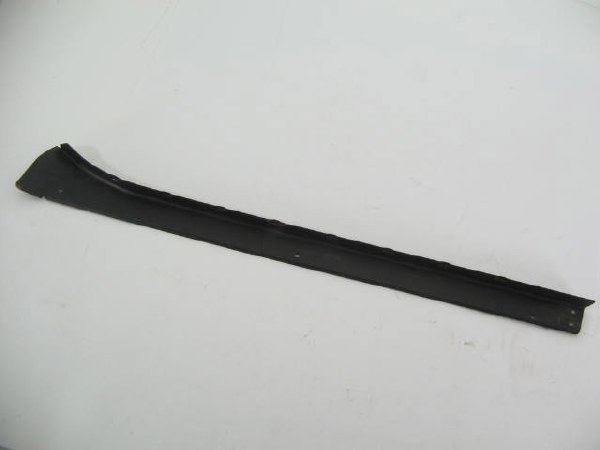 WINDSHIELD FRAME RT RETAINER - C. OBERT & CO.